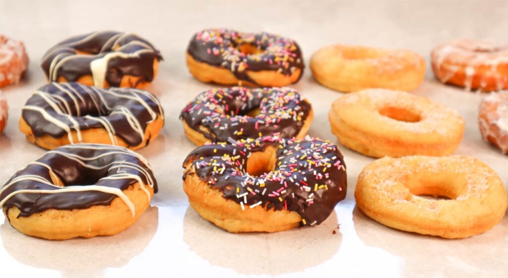 Donuts Caseros Glaseados Con Chocolate Delicias Irresistibles