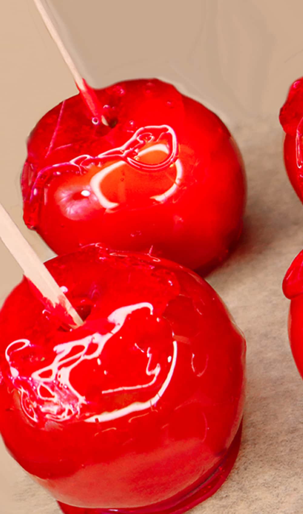 Candy Apples Recipe - Love Food Feed