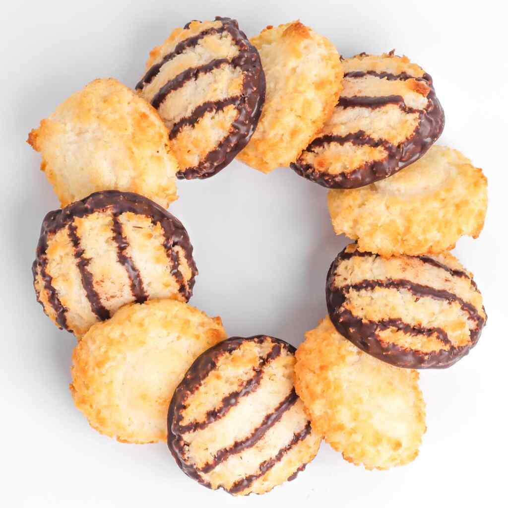 Macarons vs Macaroons - Learn about these exquisite treats
