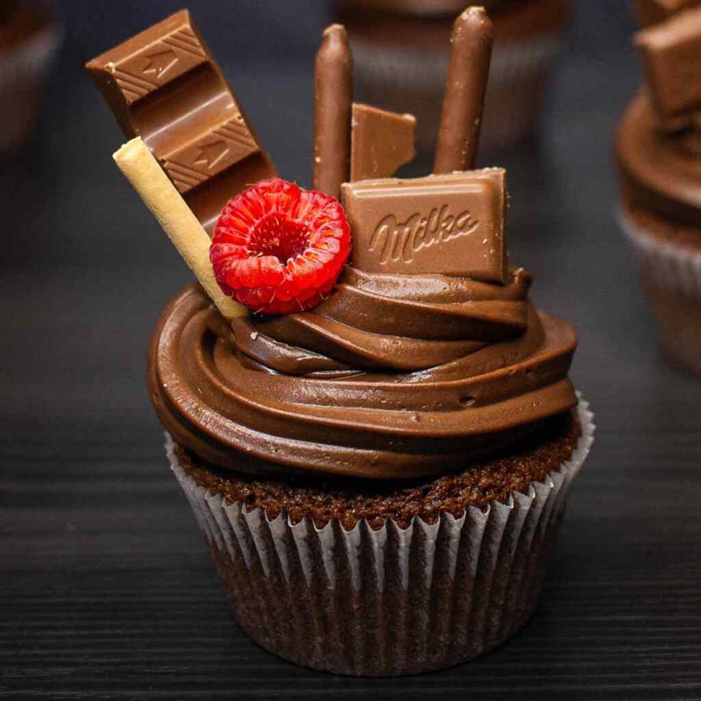 20 Amazing Father's Day Cupcakes to Surprise Dad