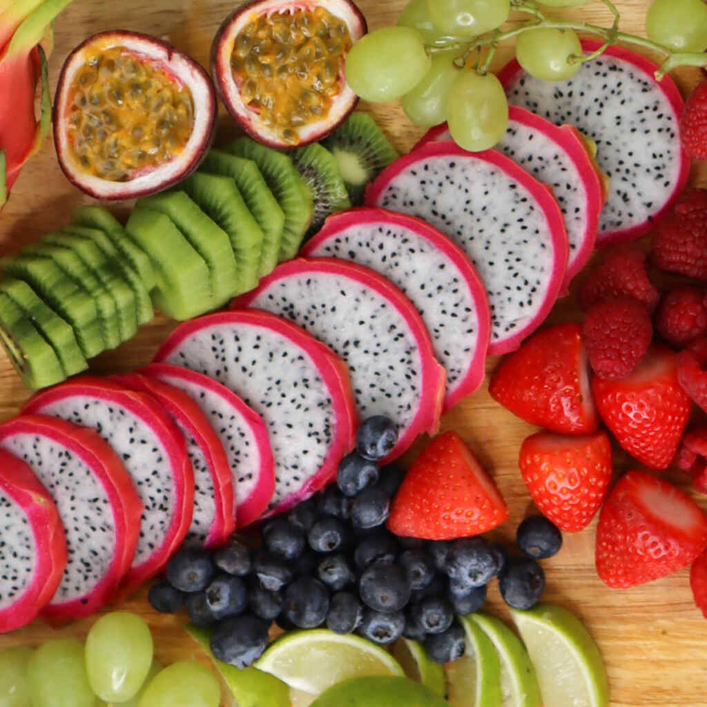Elegant Thanksgiving Fruit Tray Ideas for Your Holiday Table