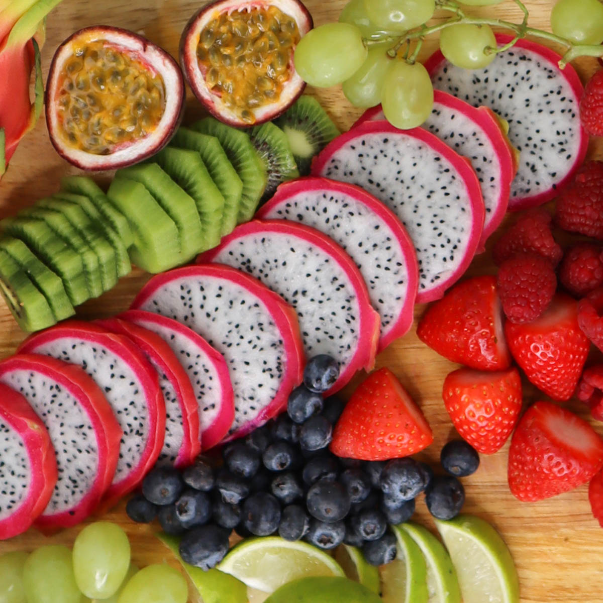 Elegant Thanksgiving Fruit Tray Ideas for Your Holiday Table