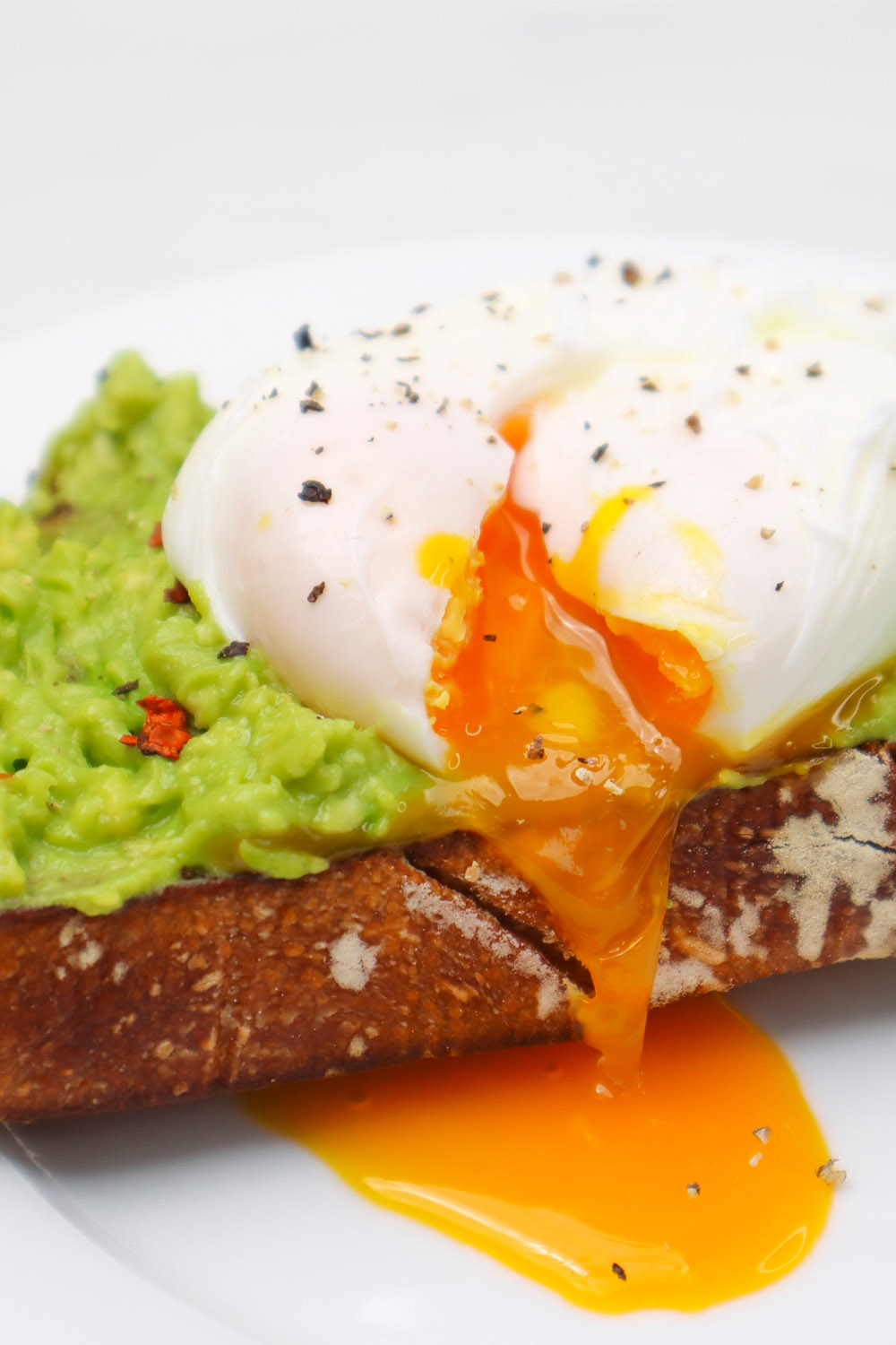 Poached Eggs - The Secret to a Perfectly Runny Yolk