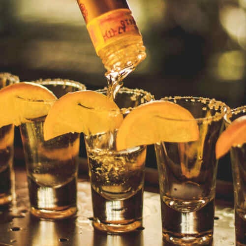 How many oz in a shot of liquor? - Mixology know-how