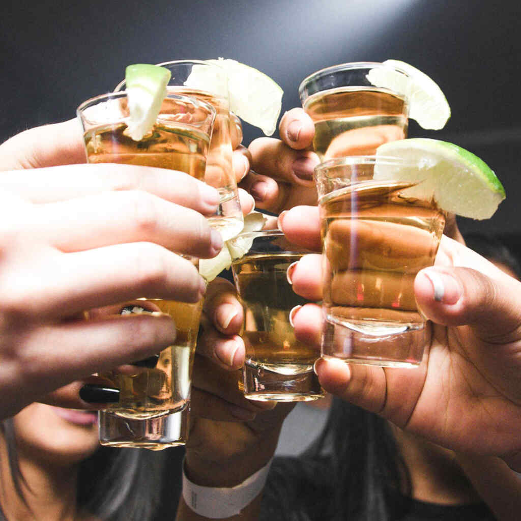 How many oz in a shot of liquor? - Mixology know-how