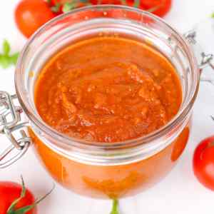 Recept voor pittige pizzasaus - Perfect voor een pizza-avond