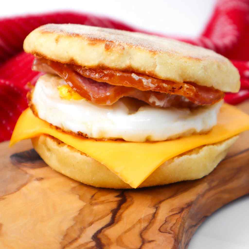 Recette de muffins aux œufs et au bacon façon McDonald's - Recette ...